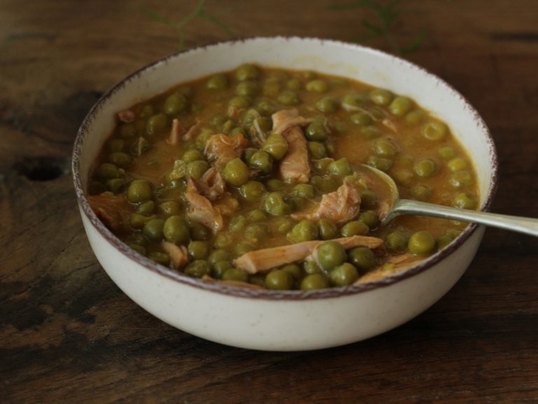 Grašak sa piletinom (Pea stew) - My Balkan Kitchen